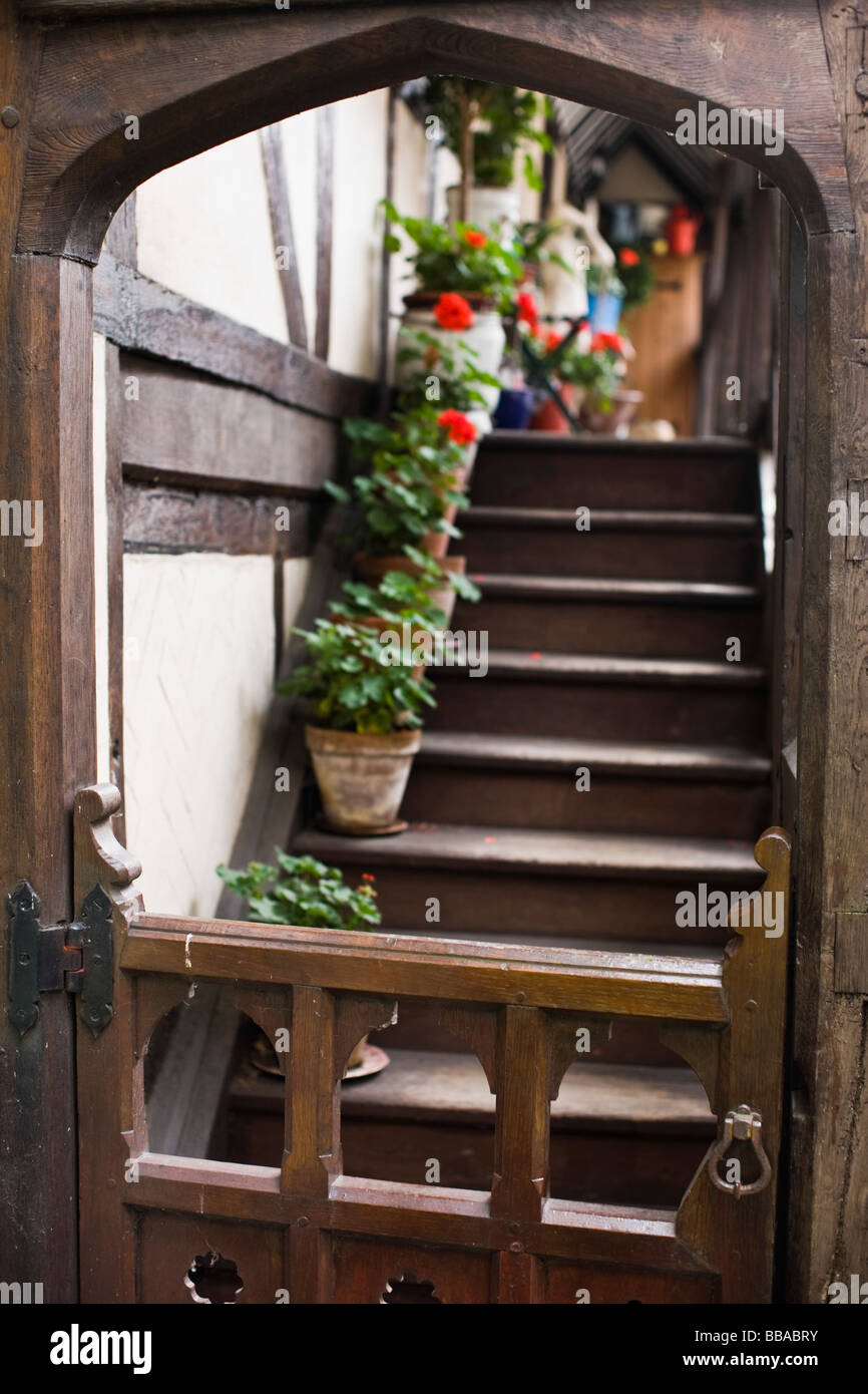 Elizabethan balcony and stone bath used by pilgrims at The George Inn ...