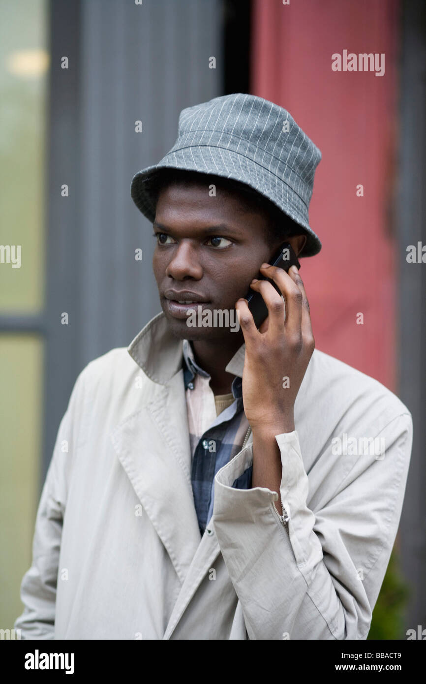Vertical mobile communication casual man hi-res stock photography and ...