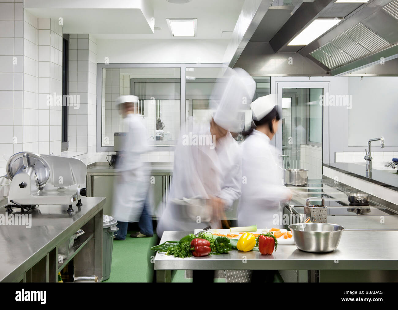 Commercial kitchen hi-res stock photography and images - Alamy