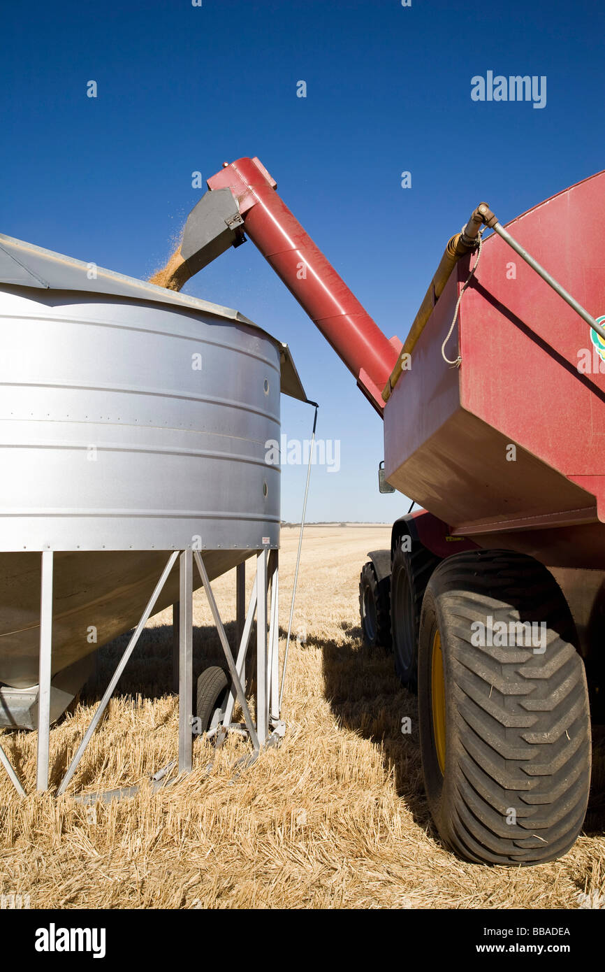 Blue combine hi-res stock photography and images - Alamy
