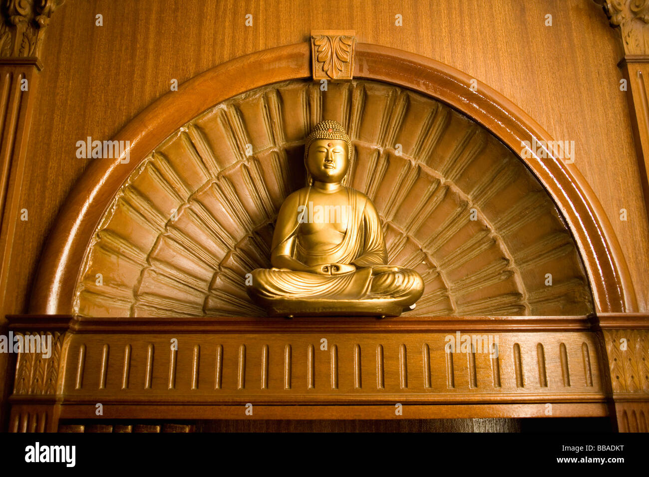 Horizontal view buddha shrine hi-res stock photography and images - Alamy