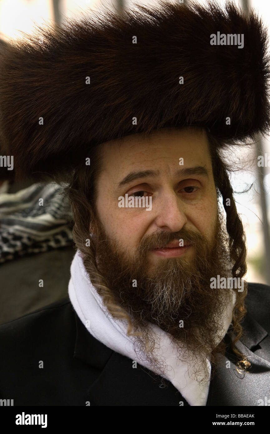 Orthodox jew protesting hi-res stock photography and images - Alamy
