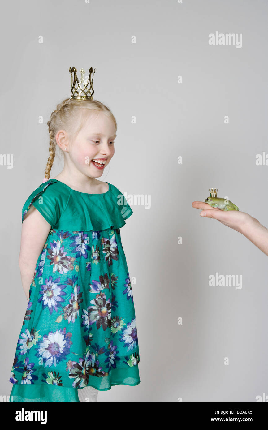 The princess and the frog hi-res stock photography and images - Alamy