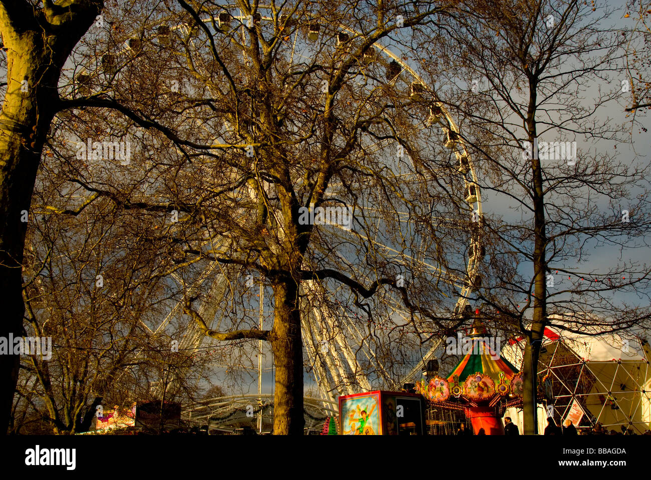 Big wheel behind trees in Hyde Park Stock Photo - Alamy