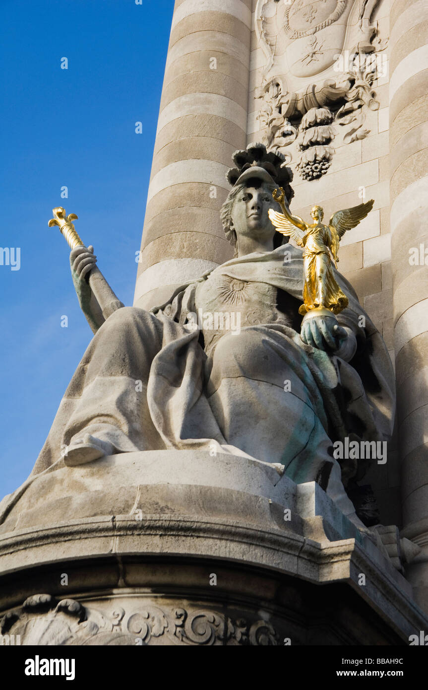 Golden statues on alexandre hi-res stock photography and images - Alamy