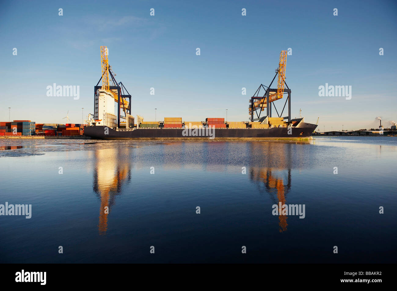 Container port hi-res stock photography and images - Alamy