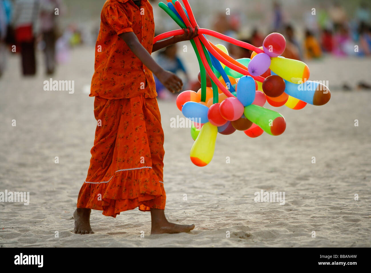 Balloon vendor on beach, Mumbai, India Stock Photo - Alamy