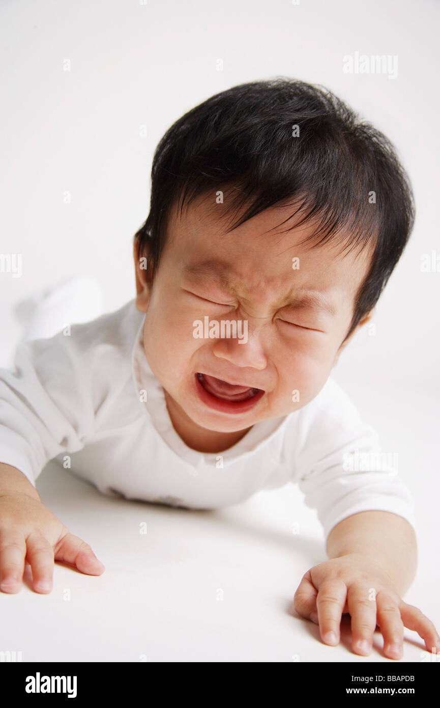Crying chinese baby hi-res stock photography and images - Alamy