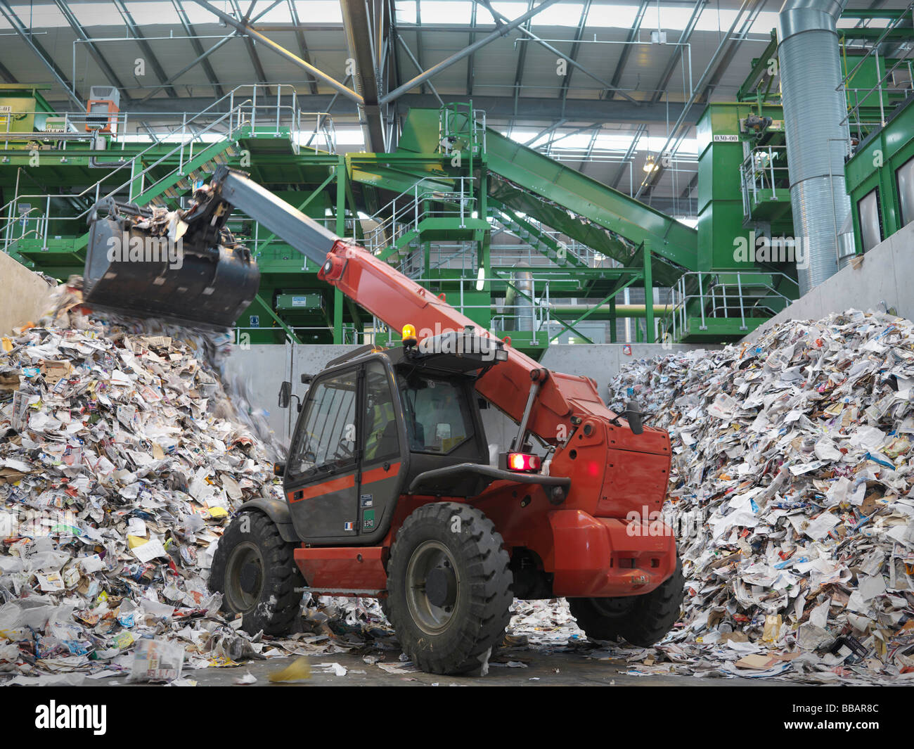 Recycling paper hi-res stock photography and images - Alamy