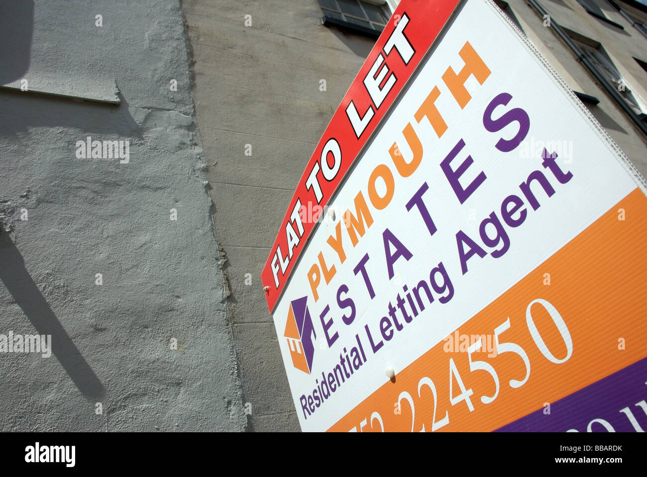 Flat to Let sign, Plymouth, Devon, UK Stock Photo - Alamy