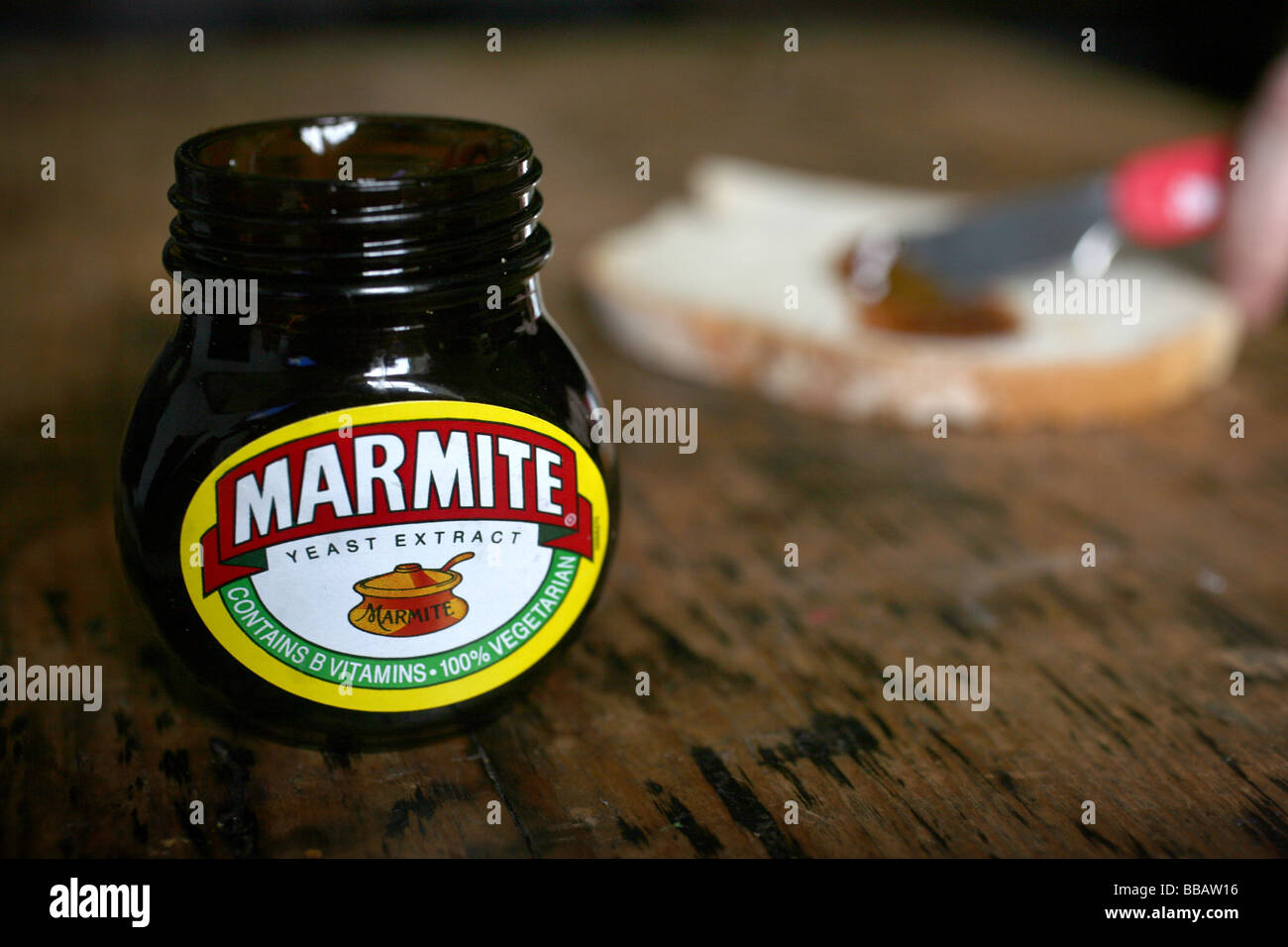 Pot of marmite hi-res stock photography and images - Alamy