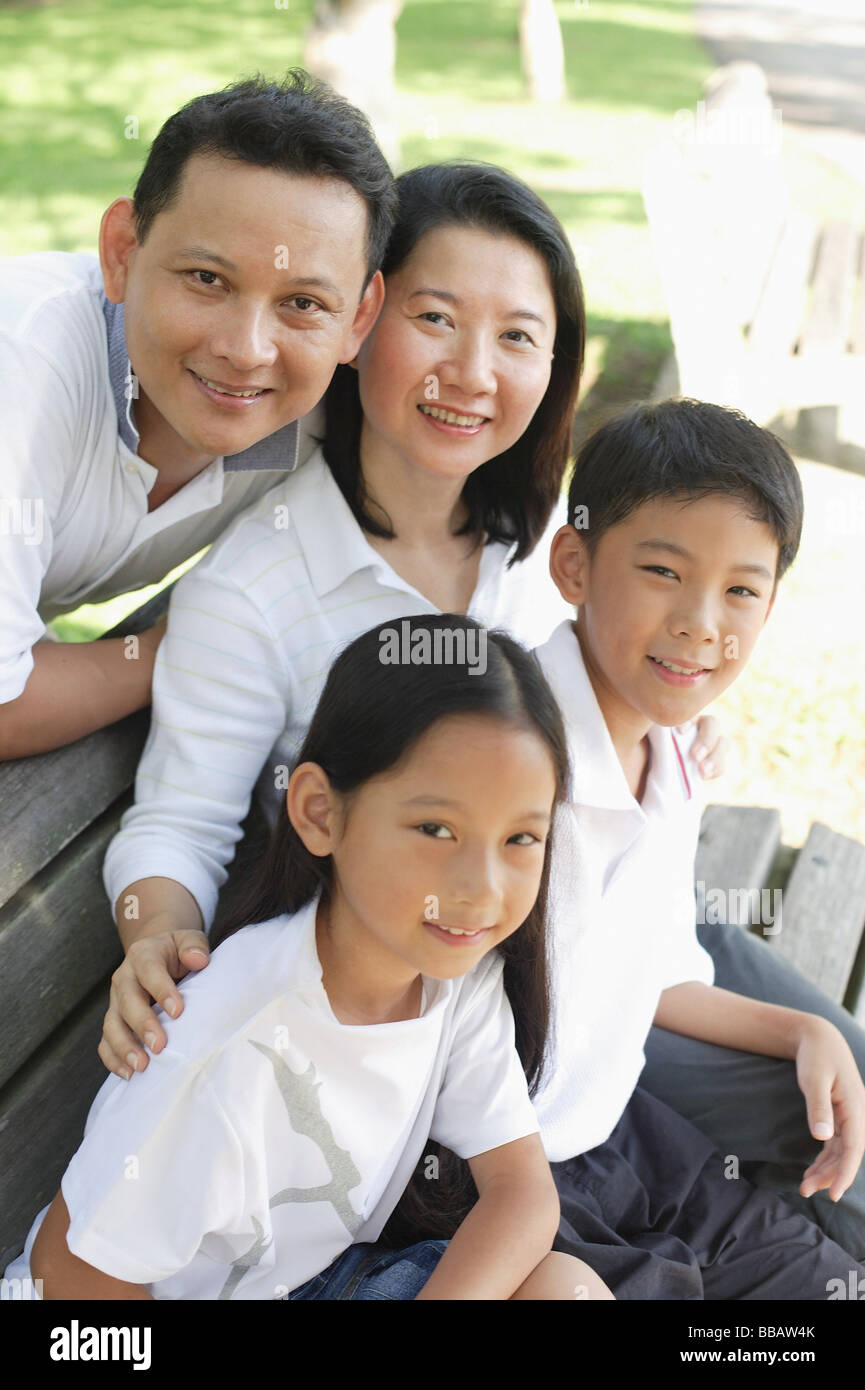 Looking family hi-res stock photography and images - Alamy