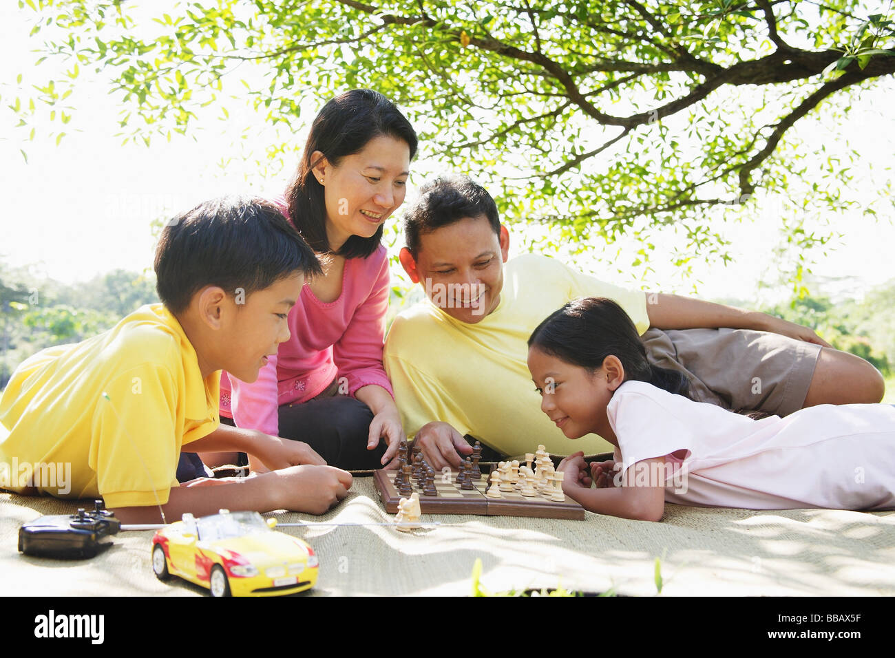 Father daughter playing chess in hi-res stock photography and images ...