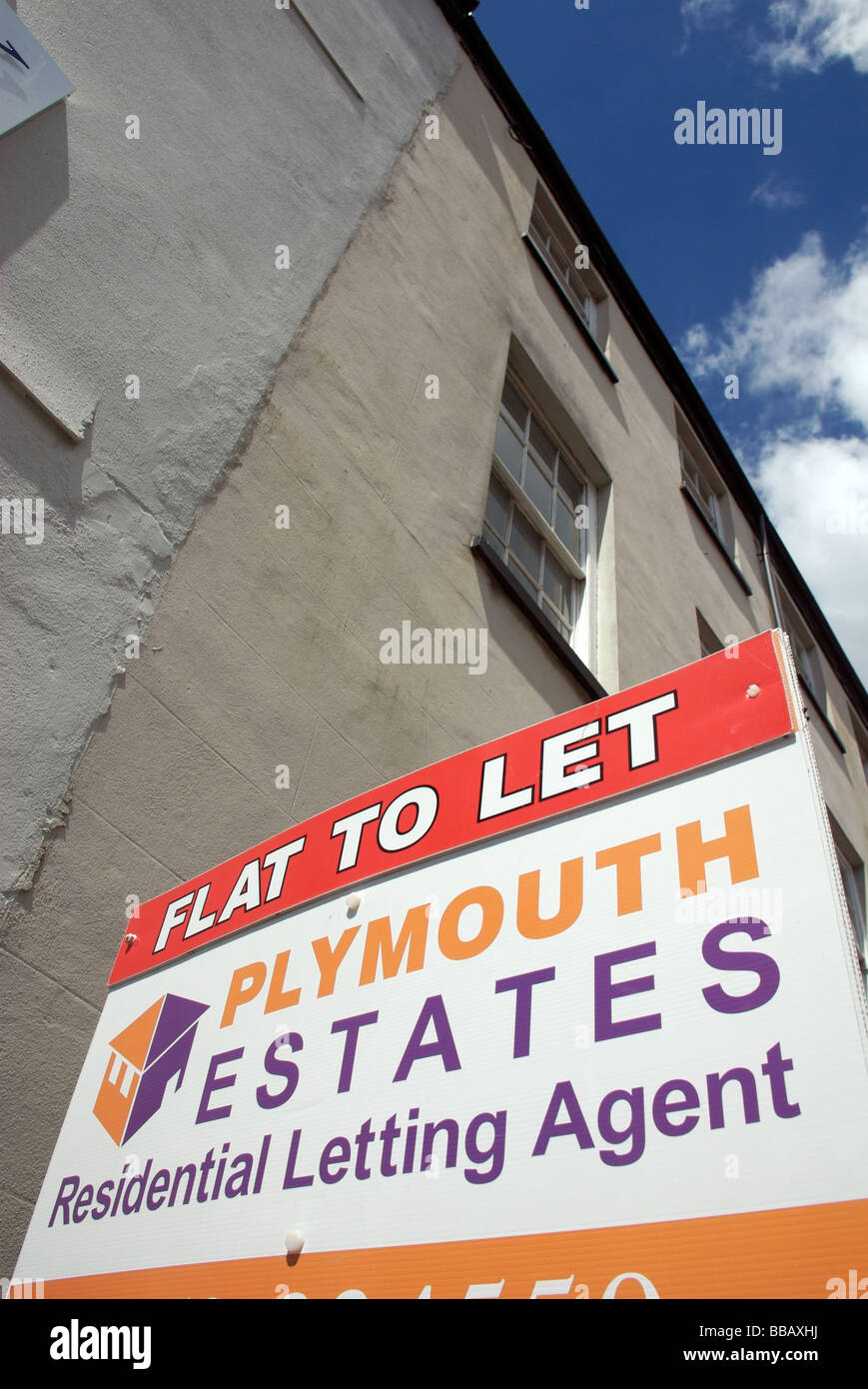 Flat to Let sign, Plymouth, Devon, UK Stock Photo - Alamy