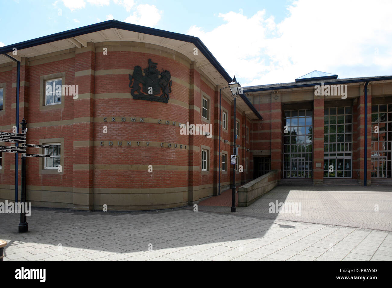 Crown and county court hi-res stock photography and images - Alamy