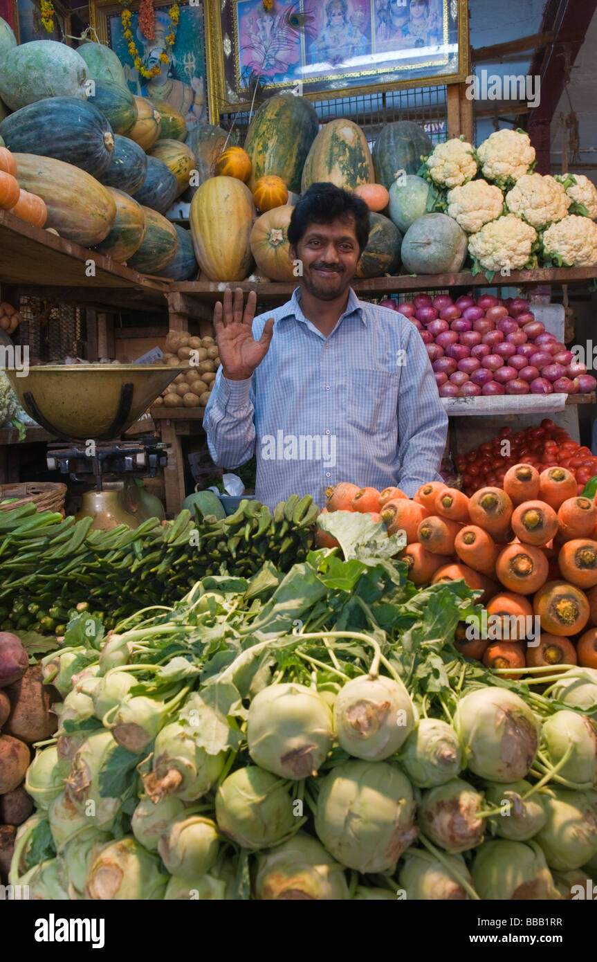 Bangalore city market hi-res stock photography and images - Alamy