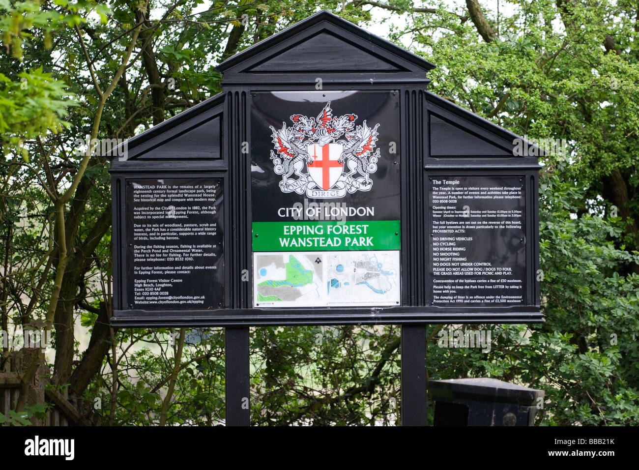 Epping Forest Wanstead Park sign and map Stock Photo - Alamy