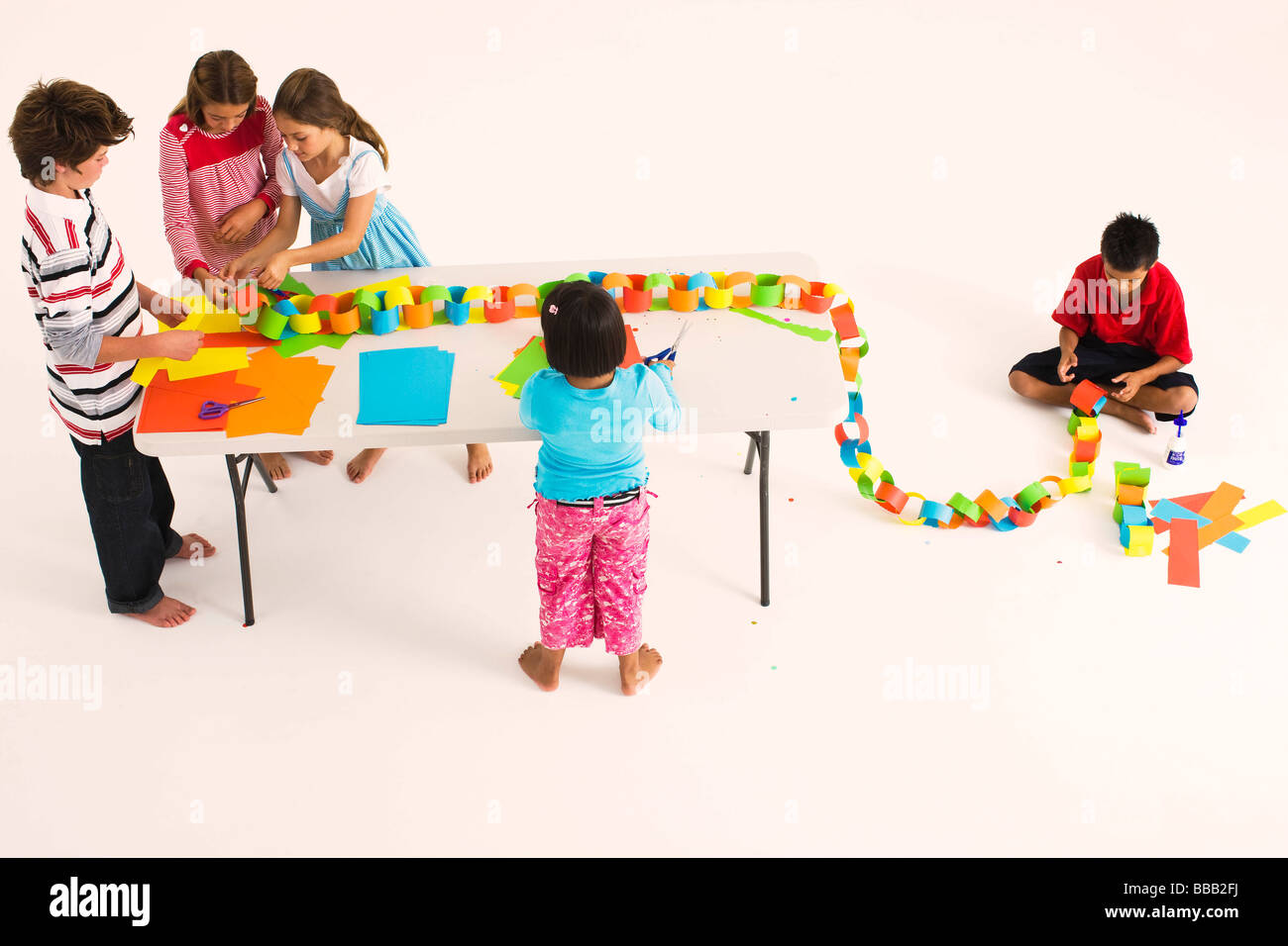 children doing arts and crafts Stock Photo - Alamy