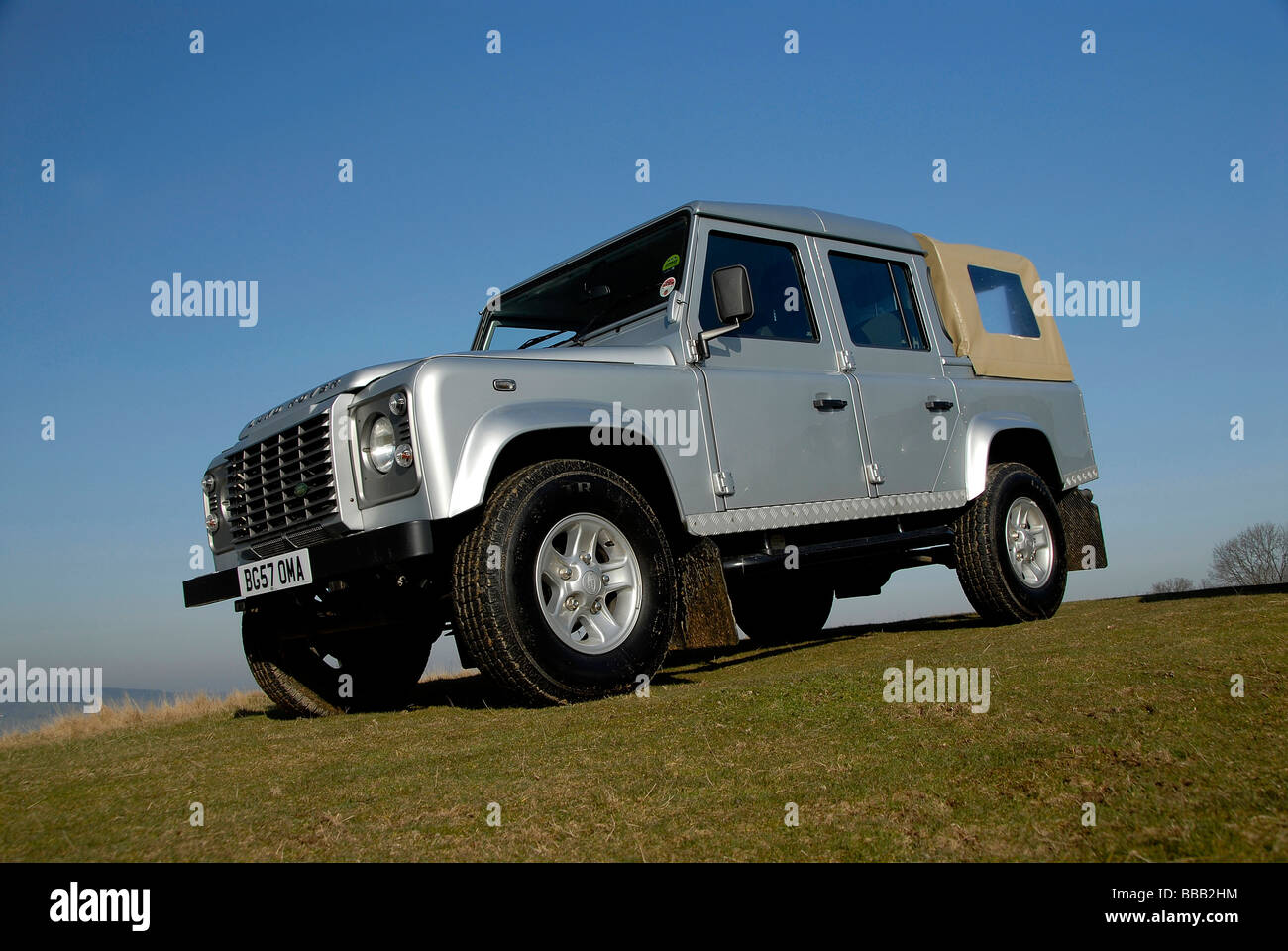 Land rover defender 110 hi-res stock photography and images - Alamy
