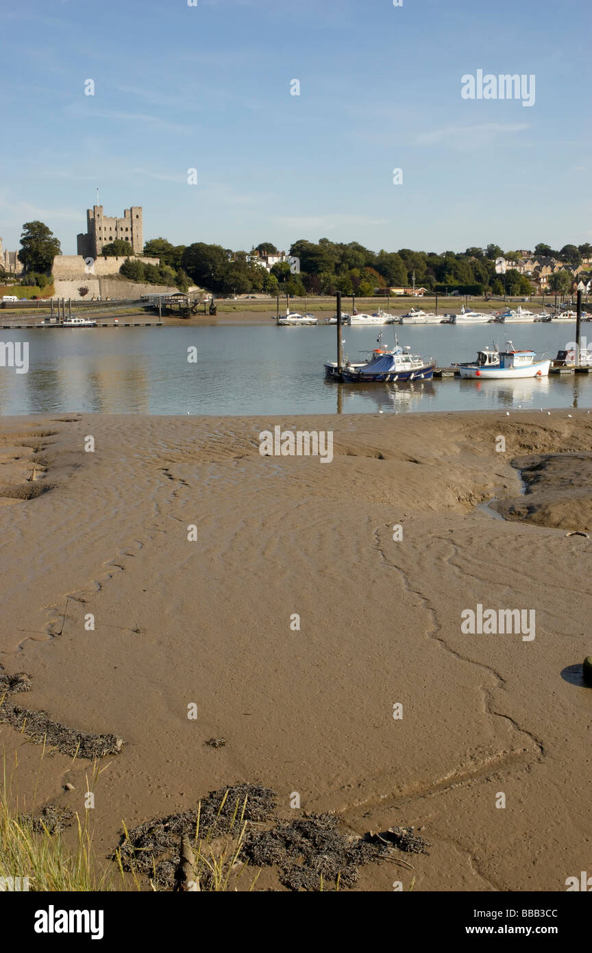 Rochester Castle River Medway Stock Photos & Rochester Castle River ...