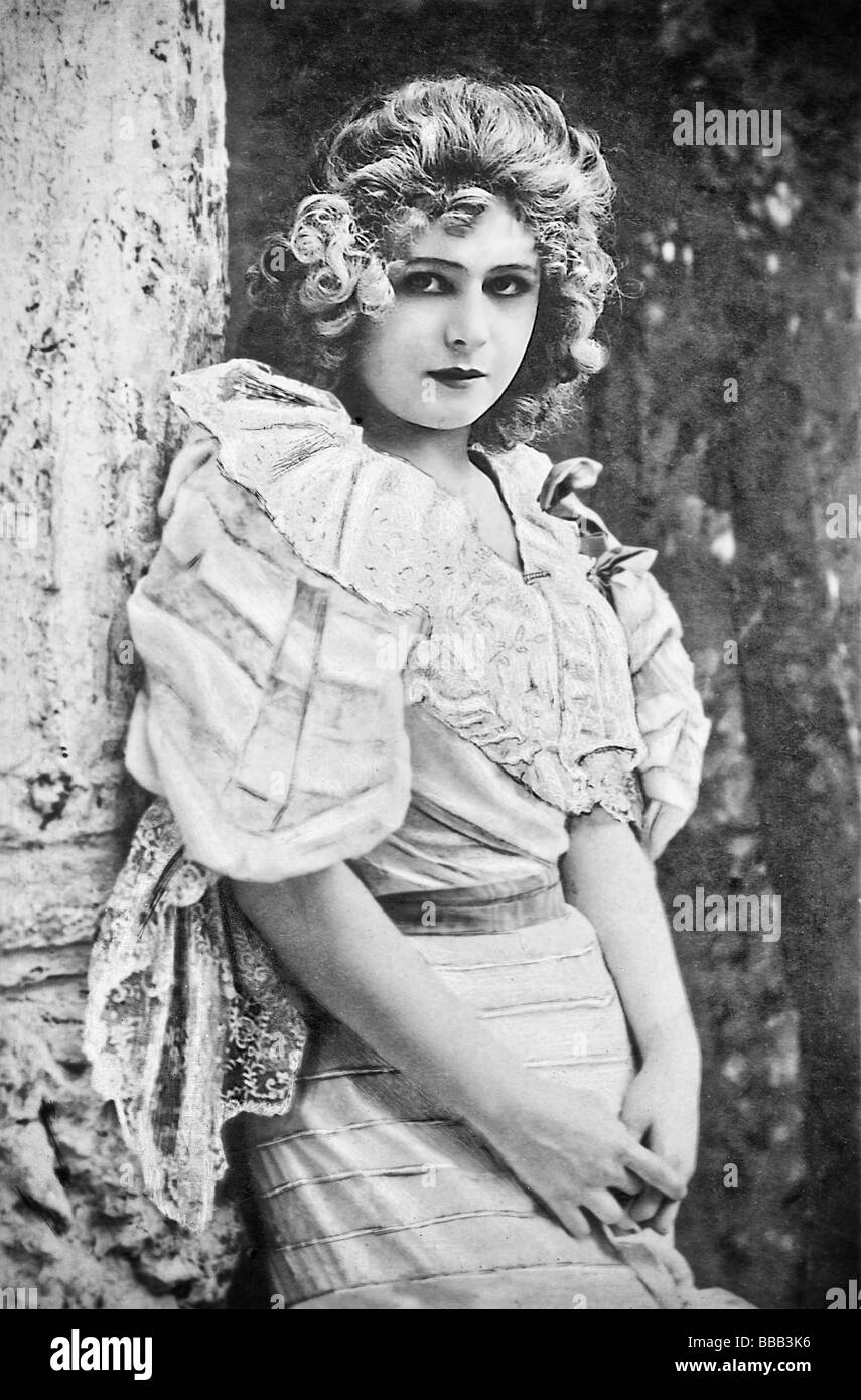 Victorian and Edwardian actress Mabel Love (October 16th 1874 - May ...