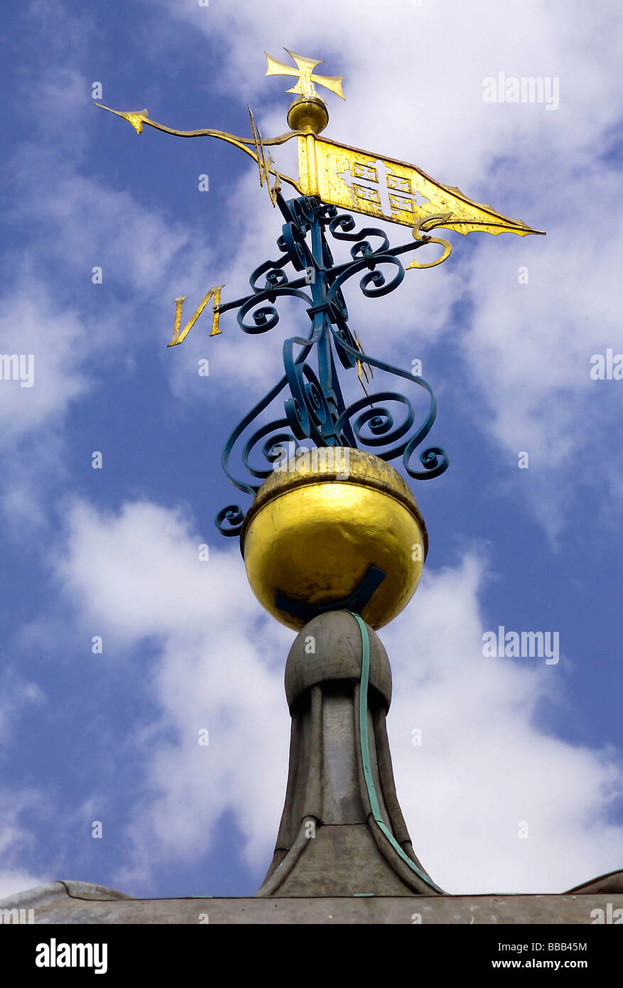 Gold weather vane hi-res stock photography and images - Alamy