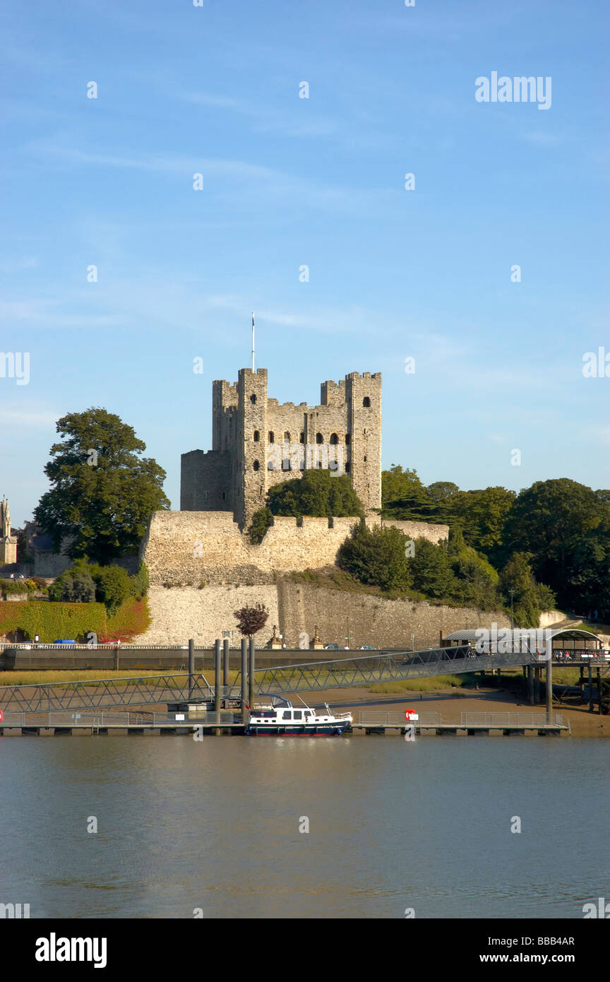 Rochester castle norman architecture hi-res stock photography and ...