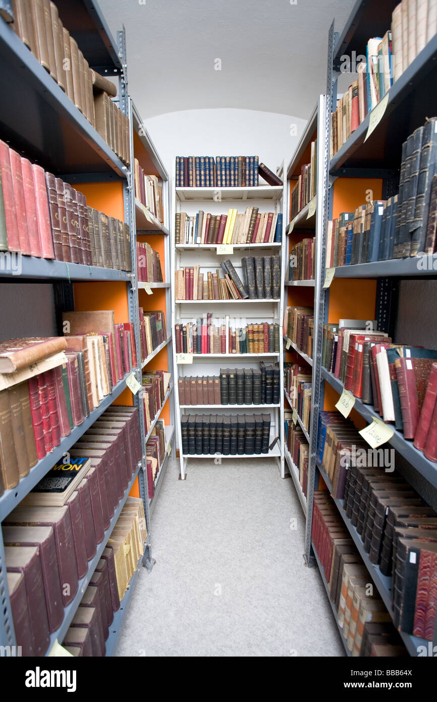Library interior hi-res stock photography and images - Alamy