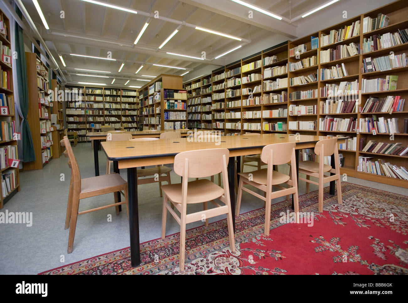 Library interior hi-res stock photography and images - Alamy