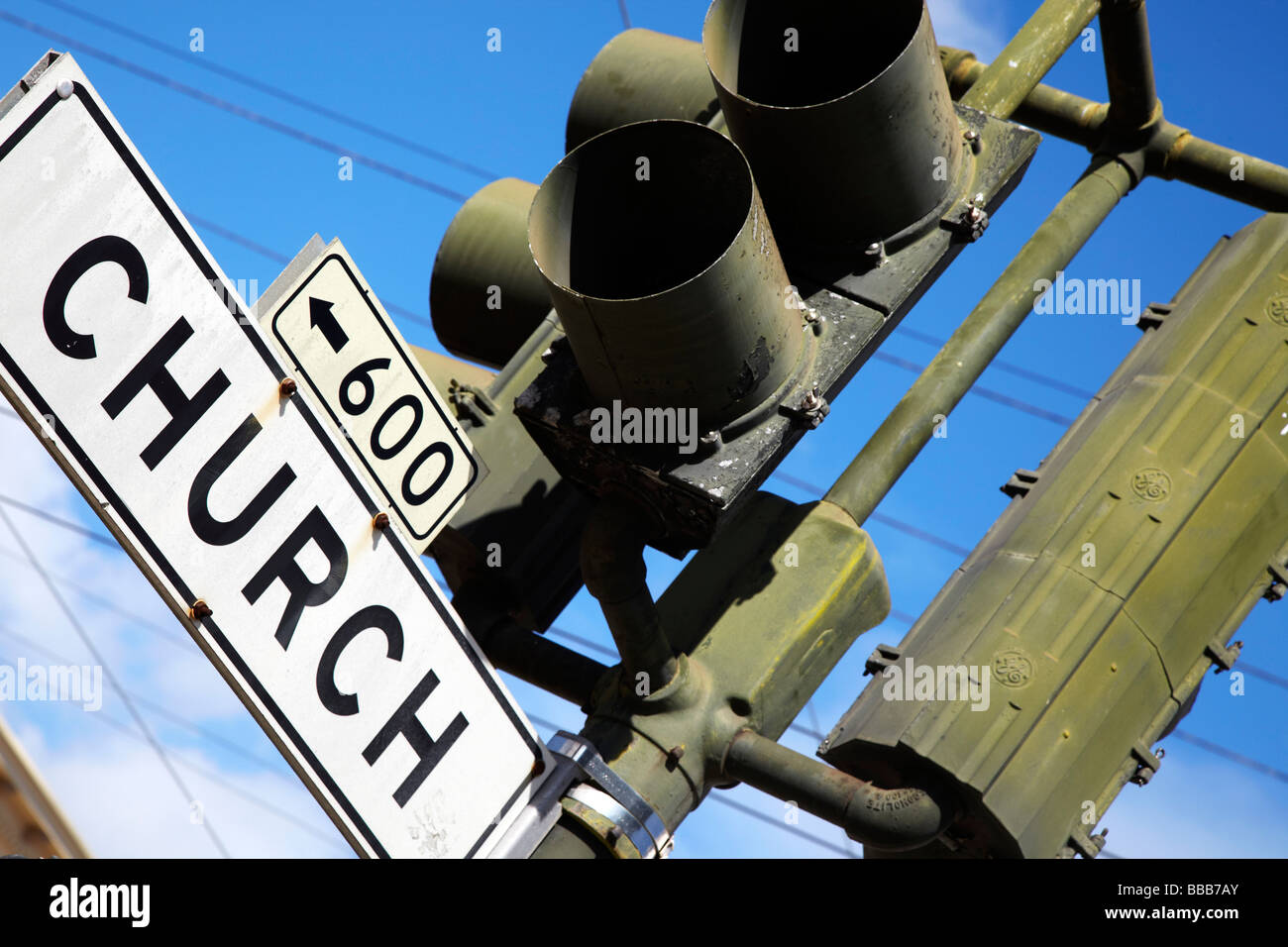 Sign post traffic light hi-res stock photography and images - Alamy
