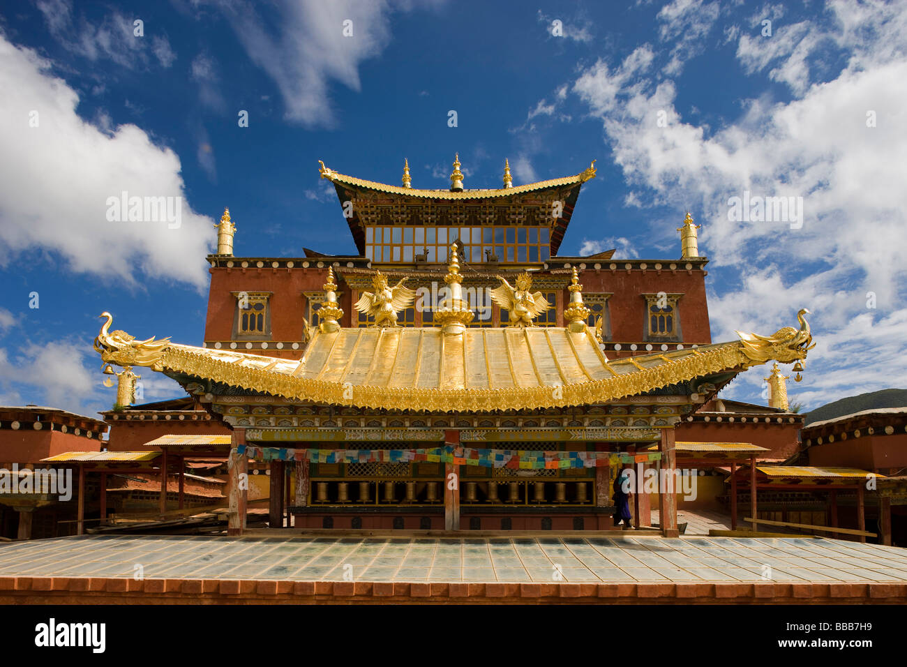 Facade of songzanlin temple hi-res stock photography and images - Alamy