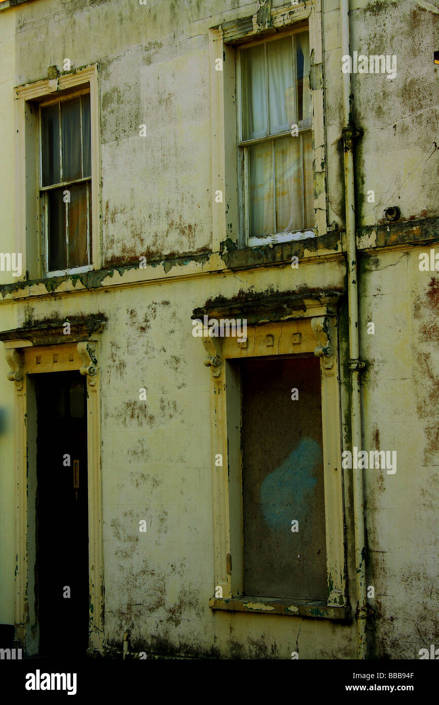 Dilapidated Derelict House Stock Photo - Alamy