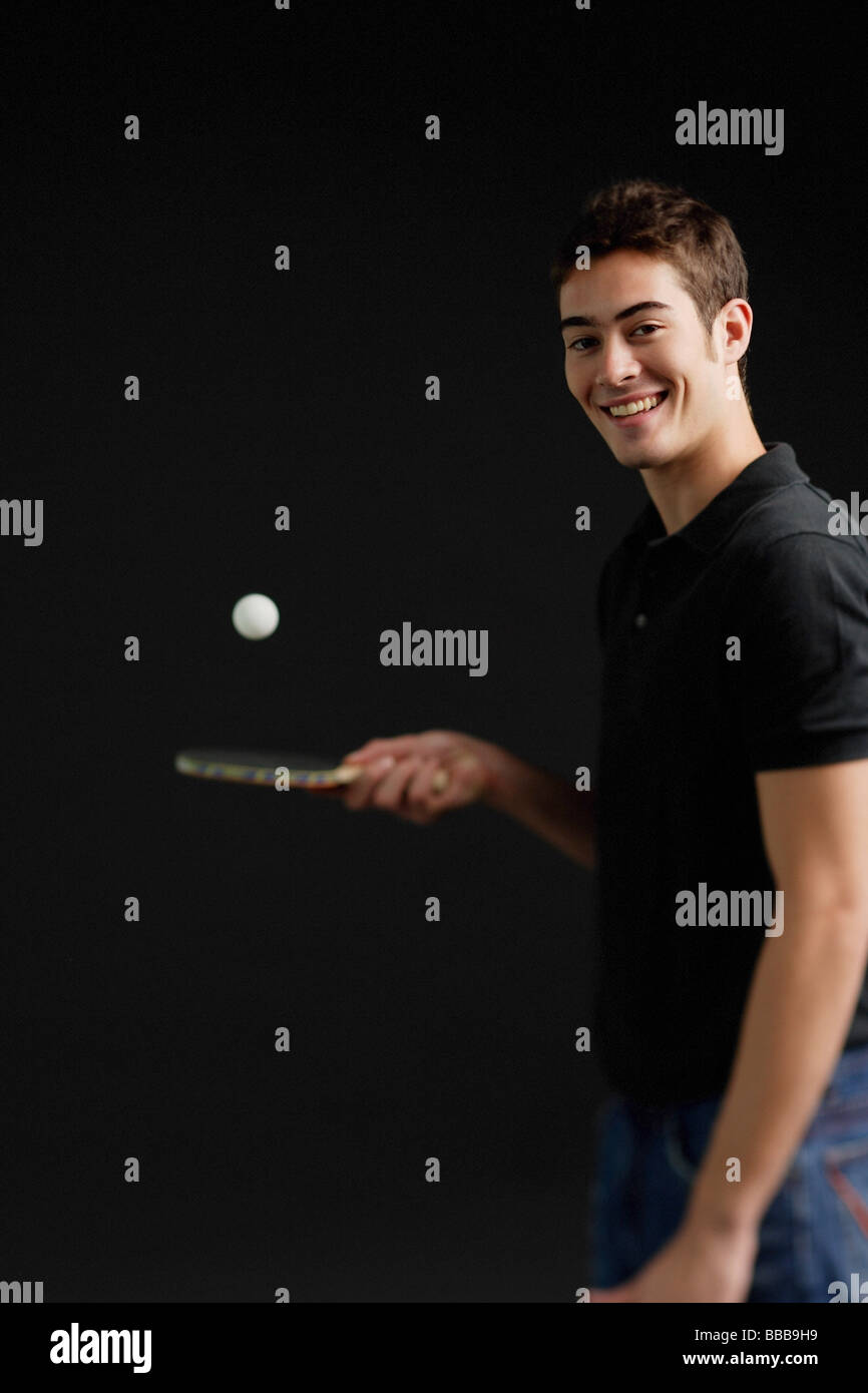 Table tennis ball bouncing on table hi-res stock photography and images ...