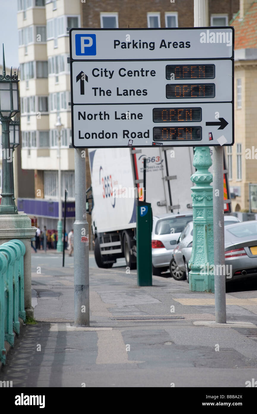 Brighton road sign hi-res stock photography and images - Alamy