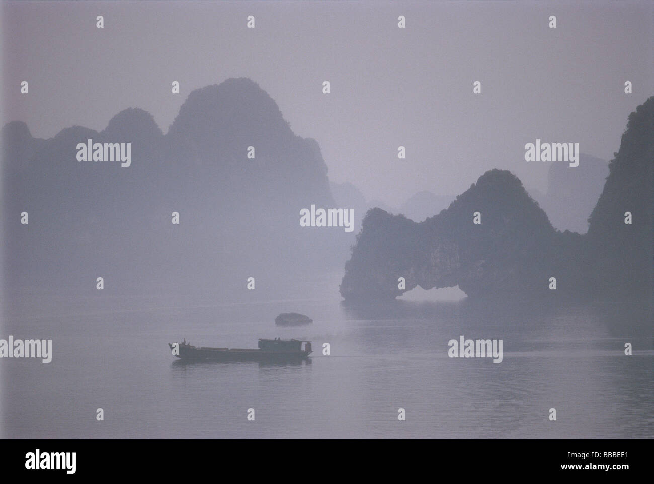 Boat mist hi-res stock photography and images - Alamy