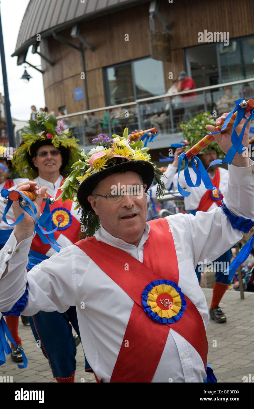 morris dancers performing Stock Photo - Alamy