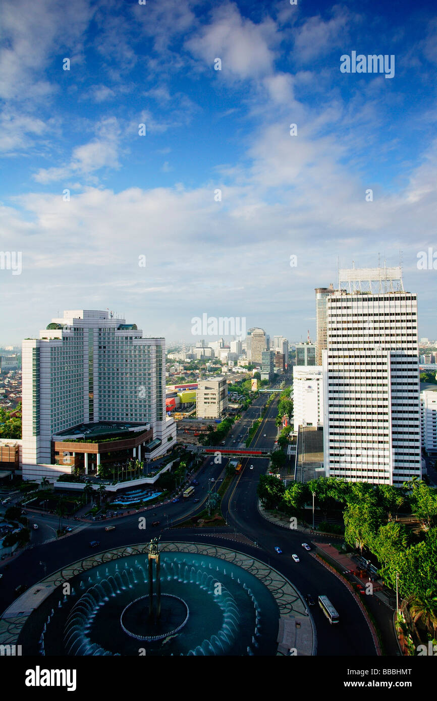 Late afternoon view of the Hotel Indonesia roundabout, Welcome monument ...