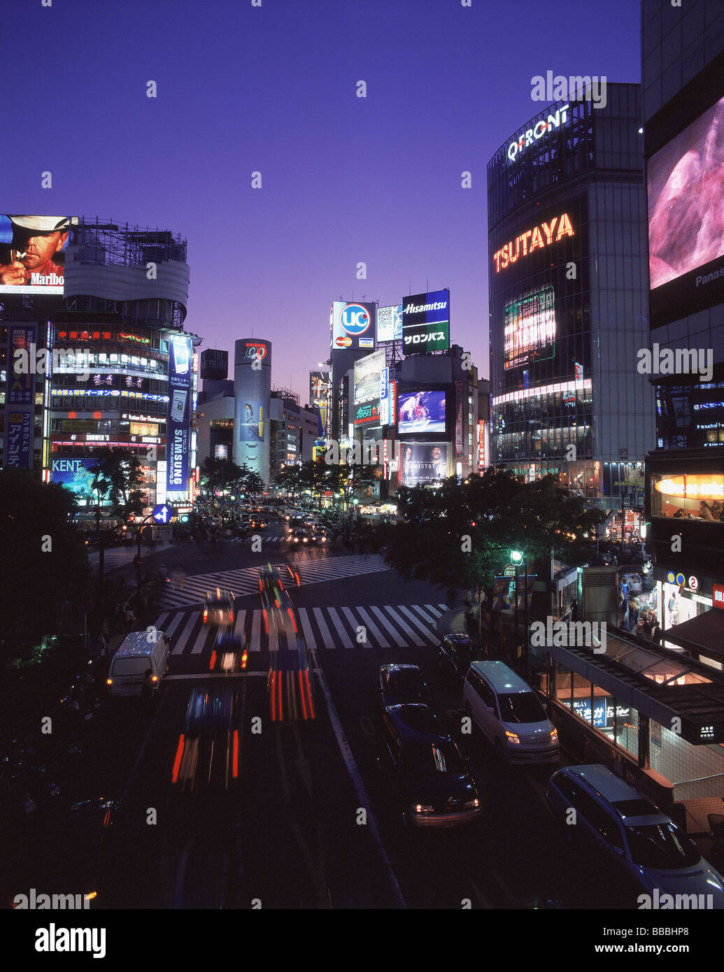 Japan, Tokyo, Shibuya, Shibuya Crossing at dusk Stock Photo - Alamy