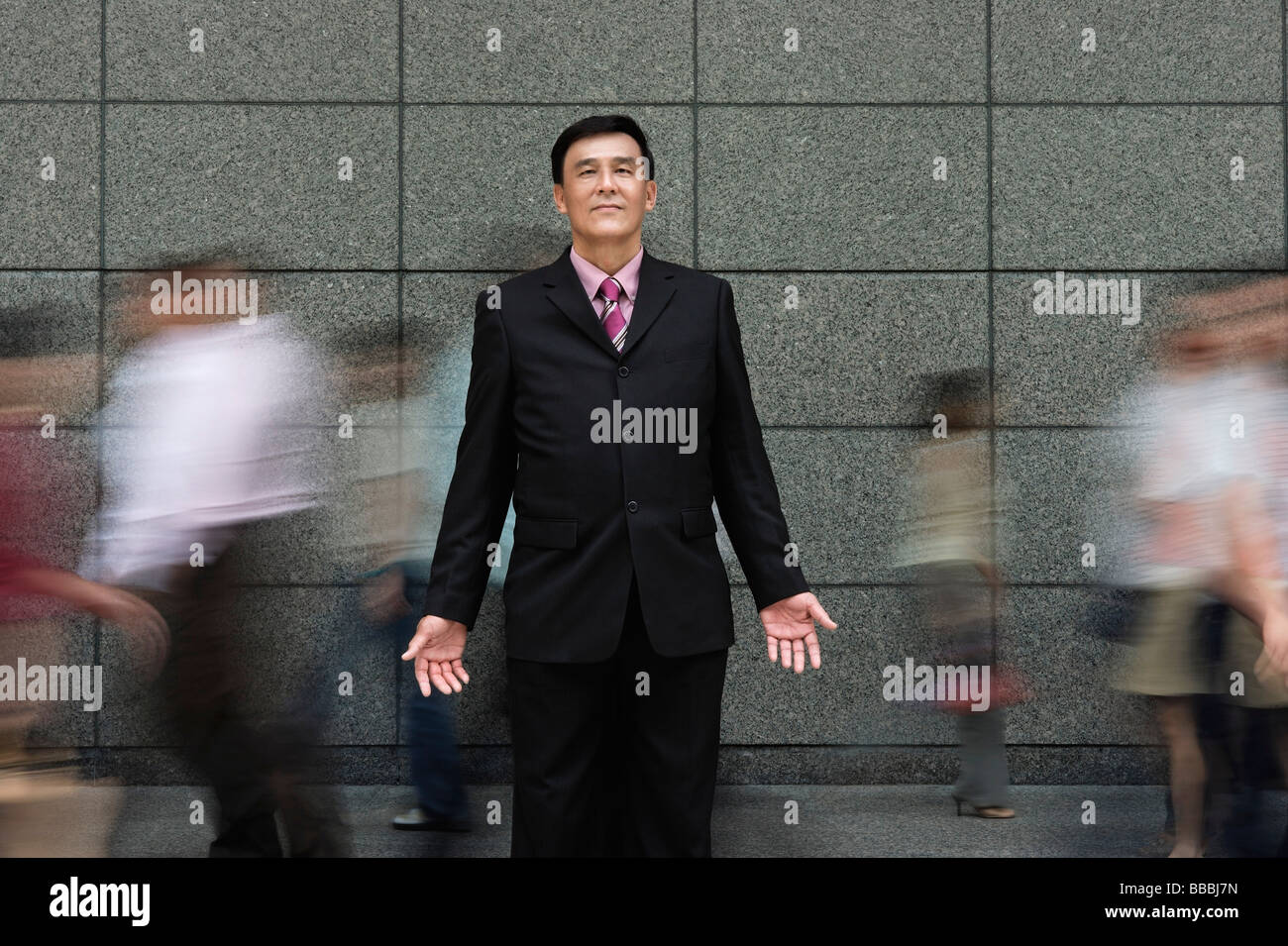 Standing in front of crowd hi-res stock photography and images - Alamy
