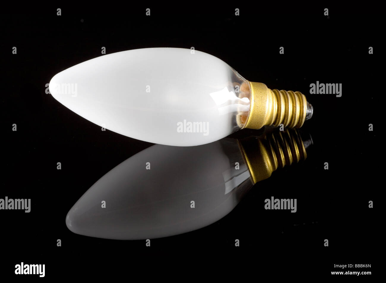 Light bulb black white hi-res stock photography and images - Alamy