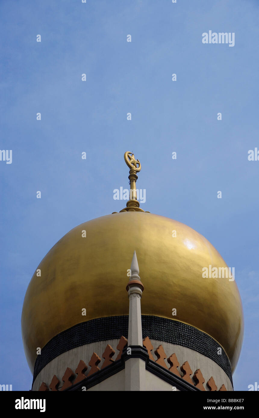 Top of mosque close up shot with skyline background Stock Photo - Alamy