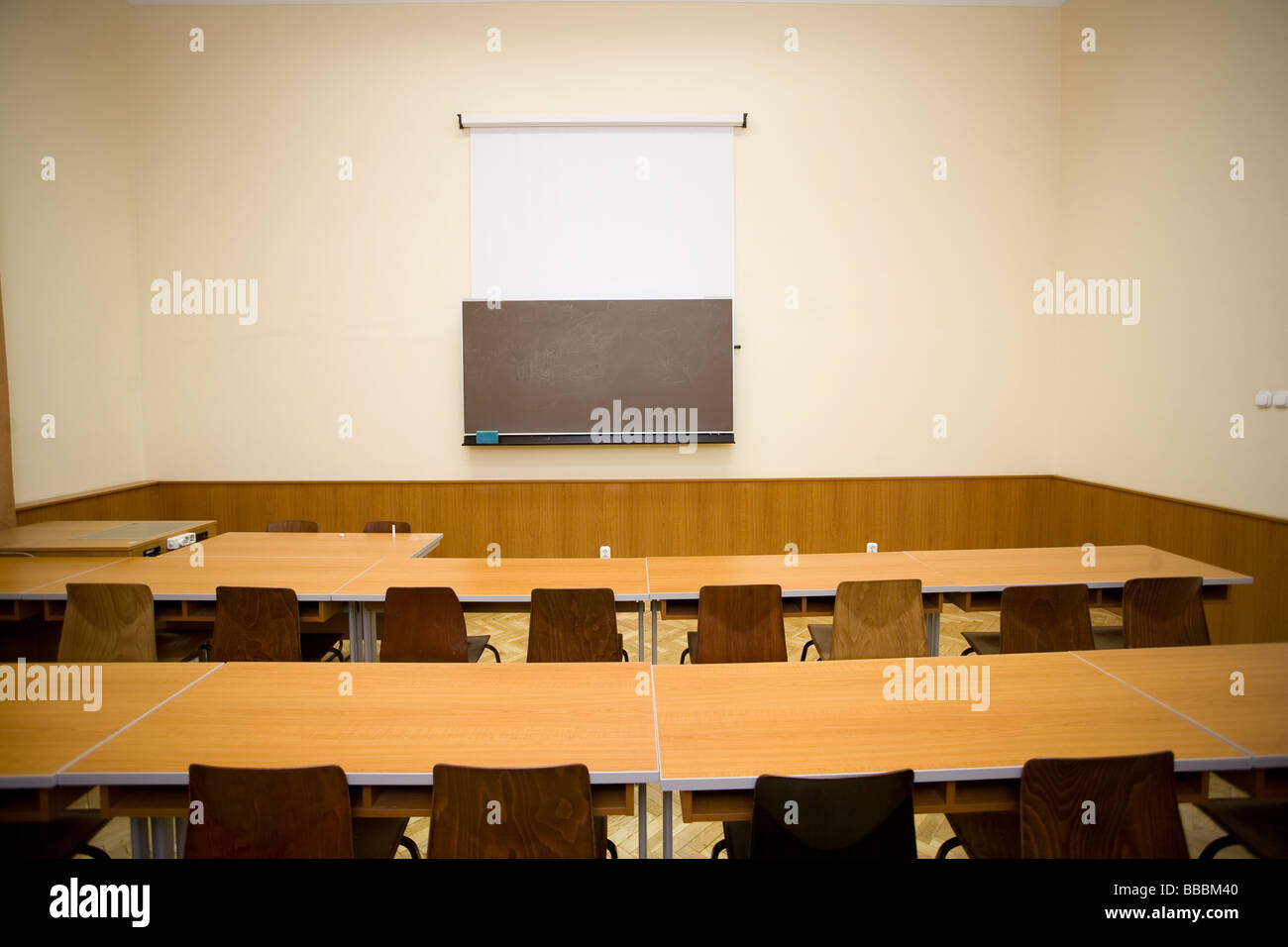 Empty learn hi-res stock photography and images - Alamy