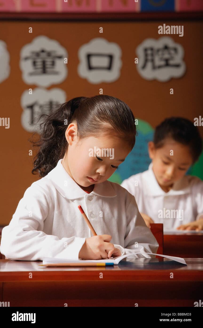 Schoolgirls in uniform hi-res stock photography and images - Alamy