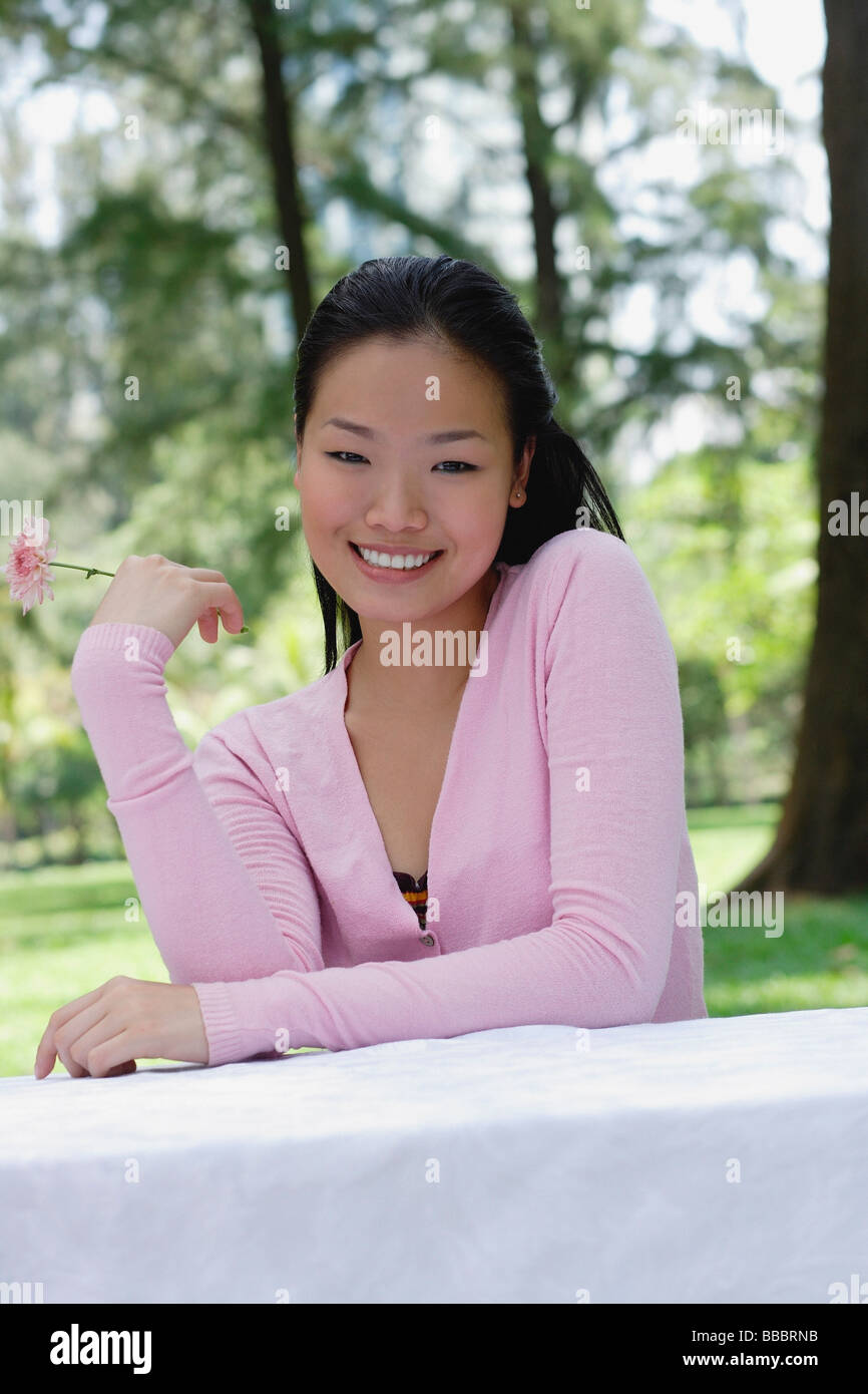 Single woman outdoor hi-res stock photography and images - Alamy
