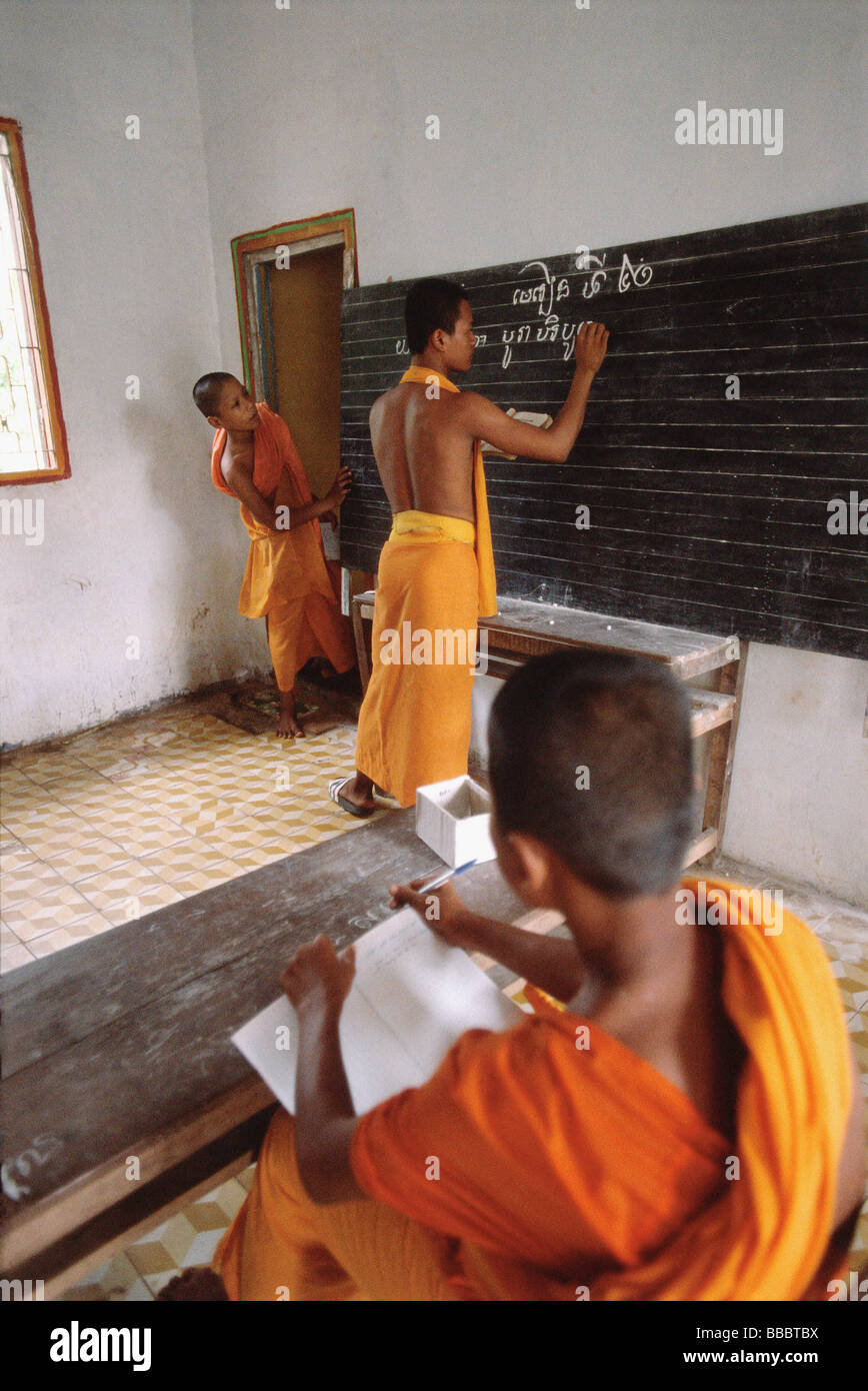 Vietnam, Mekong Delta region, Bac Lieu, Buddhist monks in classroom ...