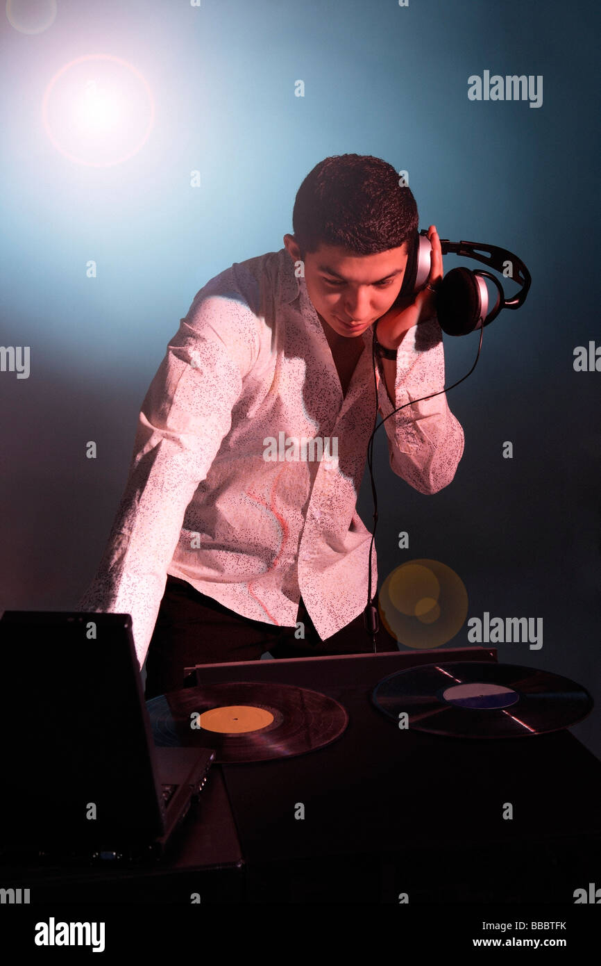 Black dj mixing decks hi-res stock photography and images - Alamy