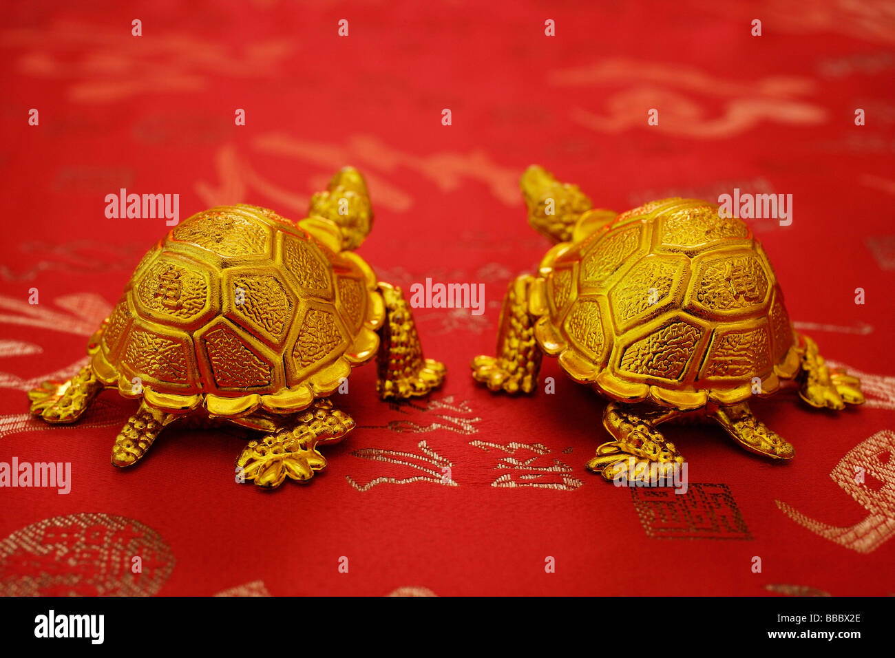 Gold figurines hi-res stock photography and images - Alamy