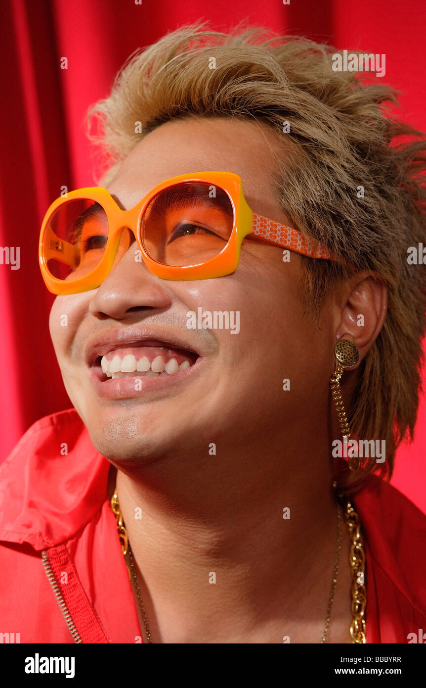 Hip hop outfit hi-res stock photography and images - Alamy