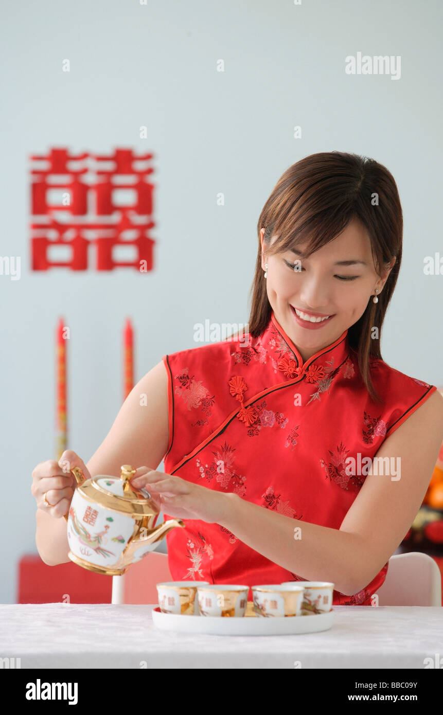 Chinese wedding tea ceremony hi-res stock photography and images - Alamy