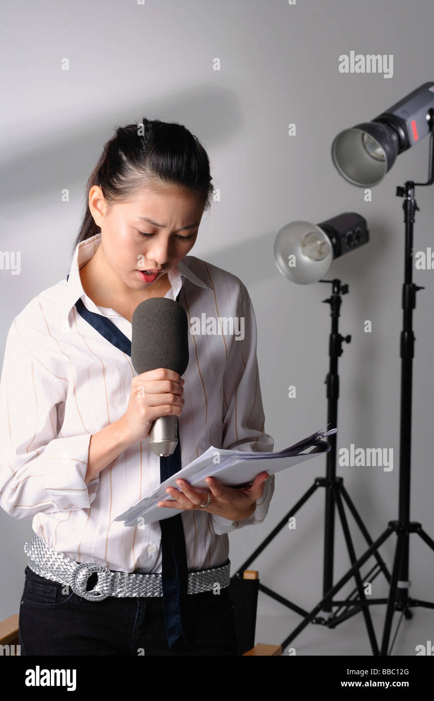 Young woman making finger frame Stock Photo - Alamy